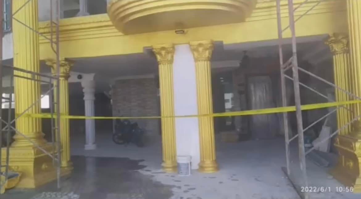 Jiran Alami Retak, Bocor Akibat Ubahsuai Struktur Rumah Bentuk Kuil